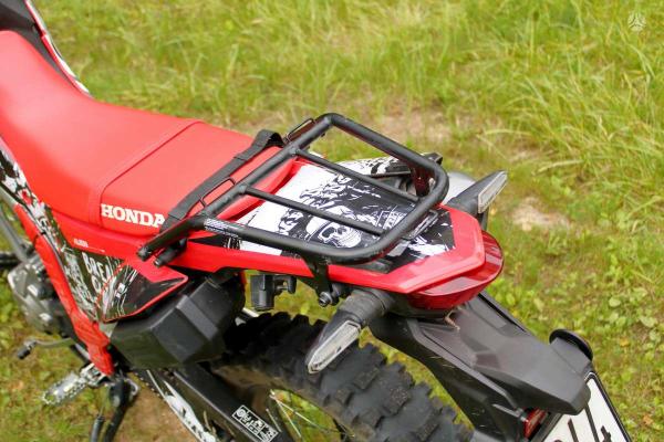 Red Honda CRF 2025 in Panevezys, with an engine capacity of 0.29 L and mileage of 5 thousand km for 5790 €, photo 6 on AUTOMOTO.COM.LV