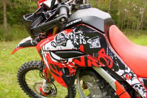 Red Honda CRF 2025 in Panevezys, with an engine capacity of 0.29 L and mileage of 5 thousand km for 5790 €, photo 16 on AUTOMOTO.COM.LV