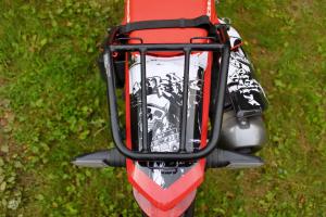 Red Honda CRF 2025 in Panevezys, with an engine capacity of 0.29 L and mileage of 5 thousand km for 5790 €, photo 19 on AUTOMOTO.COM.LV