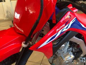 Sarkans Honda CRF 2026 Viļņa, ar dzinēja tilpumu 0.13 L un nobraukumu 0 tūkst. km par 3328 €, foto 5 vietnē AUTOMOTO.COM.LV