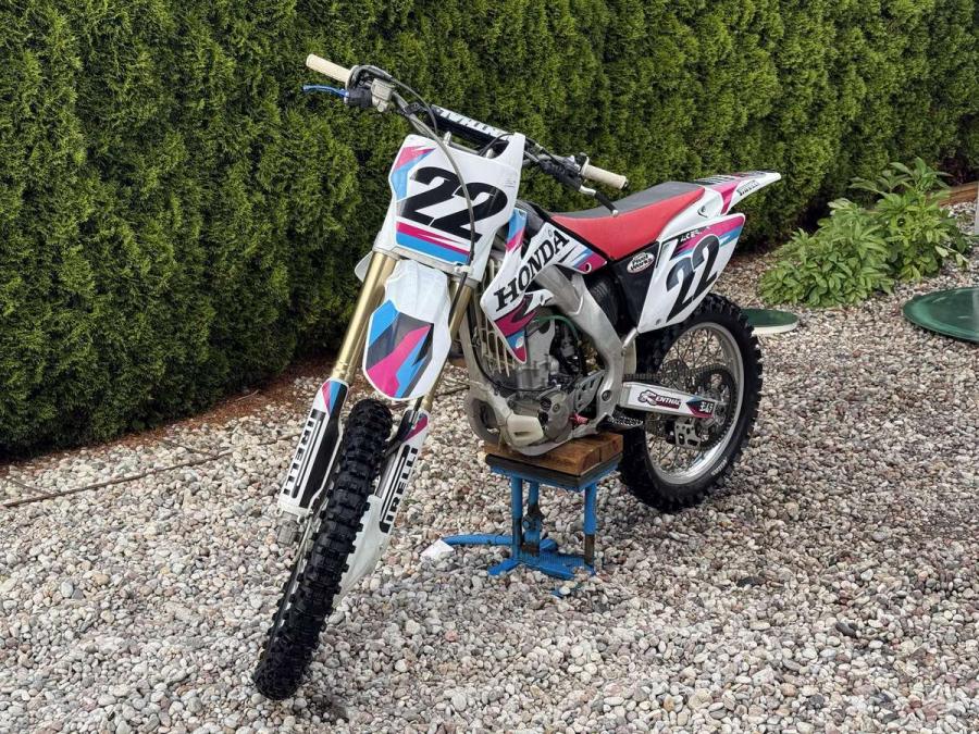 Белый Хонда CRF 2007 в Шилуте, объемом двигателя 0.25 л и пробегом 0 тыс. км за 1850 €, фото 3 на AUTOMOTO.COM.LV