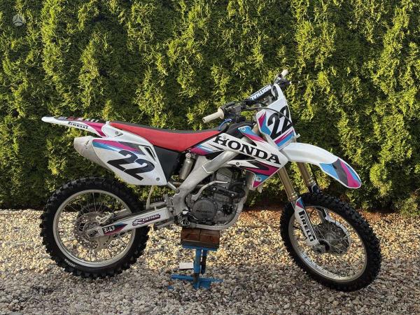 Белый Хонда CRF 2007 в Шилуте, объемом двигателя 0.25 л и пробегом 0 тыс. км за 1850 €, фото 5 на AUTOMOTO.COM.LV