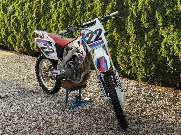 Белый Хонда CRF 2007 в Шилуте, объемом двигателя 0.25 л и пробегом 0 тыс. км за 1850 €, фото 6 на AUTOMOTO.COM.LV