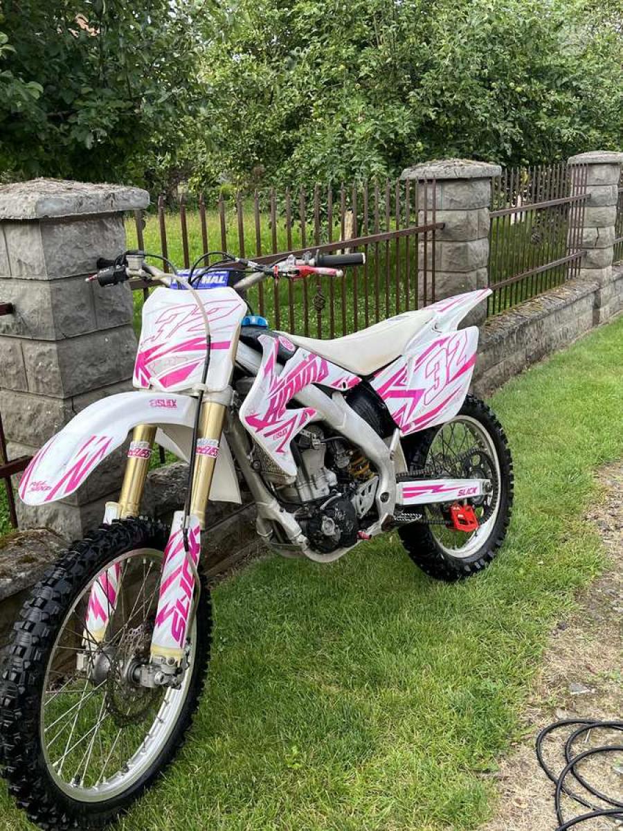 White Honda CRF 2009 in Panevezys, with an engine capacity of 0.25 L and mileage of 0 thousand km for 2100 €, photo 6 on AUTOMOTO.COM.LV