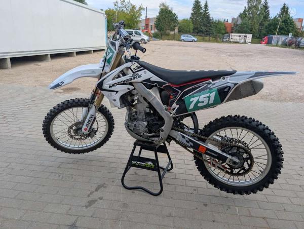 White Honda CRF 2011 in Utena, with an engine capacity of 0.25 L and mileage of 0 thousand km for 2150 €, photo 1 on AUTOMOTO.COM.LV