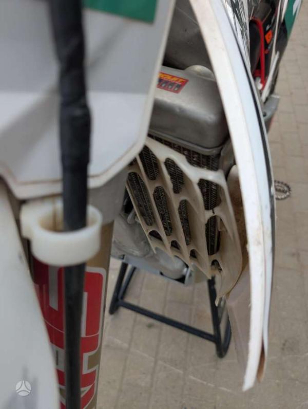 White Honda CRF 2011 in Utena, with an engine capacity of 0.25 L and mileage of 0 thousand km for 2150 €, photo 11 on AUTOMOTO.COM.LV