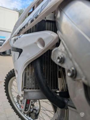 White Honda CRF 2011 in Utena, with an engine capacity of 0.25 L and mileage of 0 thousand km for 2150 €, photo 12 on AUTOMOTO.COM.LV