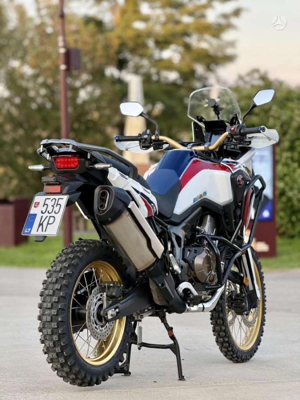 White Honda CRF 2018 in Kaunas, with an engine capacity of 1.00 L and mileage of 8 thousand km for 9200 €, photo 3 on AUTOMOTO.COM.LV