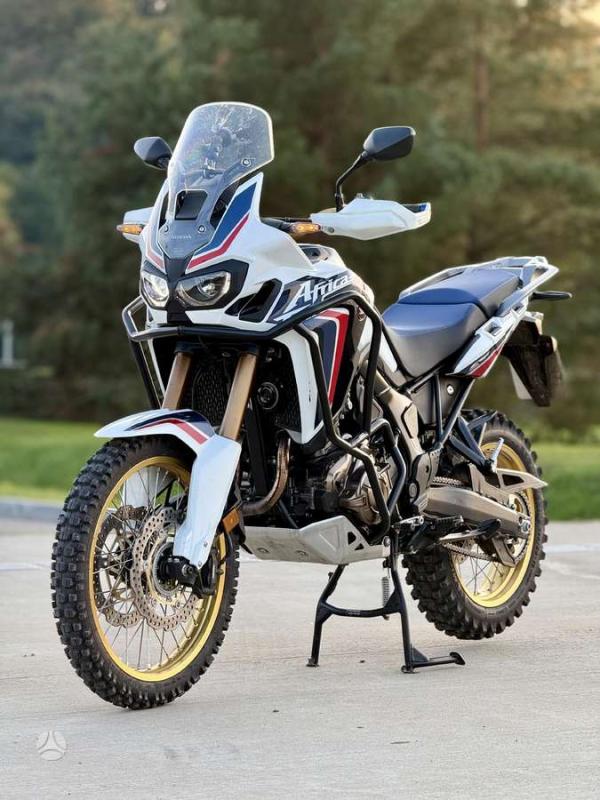 White Honda CRF 2018 in Kaunas, with an engine capacity of 1.00 L and mileage of 8 thousand km for 9200 €, photo 5 on AUTOMOTO.COM.LV