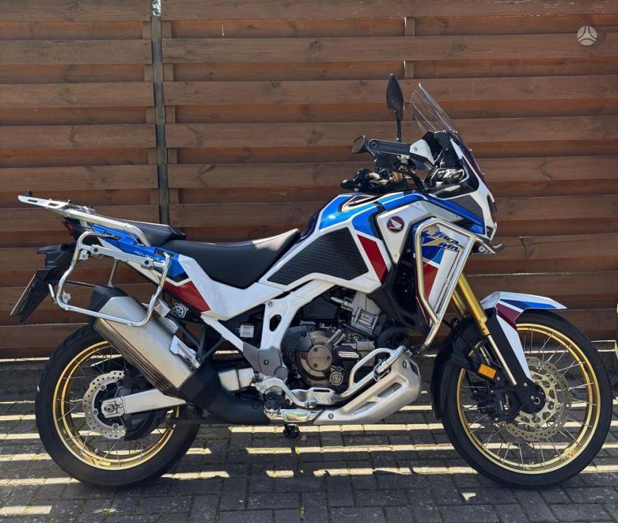 White Honda CRF 2021 in Kaunas, with an engine capacity of 1.10 L and mileage of 44 thousand km for 13300 €, photo 5 on AUTOMOTO.COM.LV