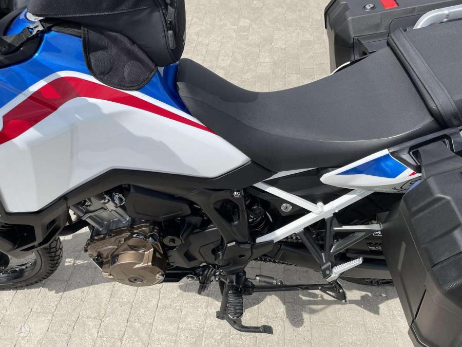 Белый Хонда CRF 2023 в Клайпеда, объемом двигателя 1.10 л и пробегом 11 тыс. км за 12700 €, фото 23 на AUTOMOTO.COM.LV