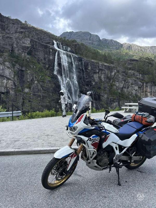 Balts Honda CRF 2024 Viļņa, ar dzinēja tilpumu 1.10 L un nobraukumu 32 tūkst. km par 15609 €, foto 1 vietnē AUTOMOTO.COM.LV