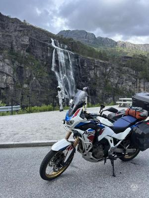 Balts Honda CRF 2024 Viļņa, ar dzinēja tilpumu 1.10 L un nobraukumu 32 tūkst. km par 15609 €, foto  vietnē AUTOMOTO.COM.LV