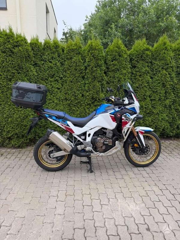 Balts Honda CRF 2024 Viļņa, ar dzinēja tilpumu 1.10 L un nobraukumu 32 tūkst. km par 15609 €, foto 3 vietnē AUTOMOTO.COM.LV