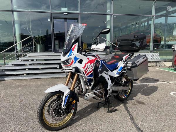 White Honda CRF 2025 in Vilnius, with an engine capacity of 1.10 L and mileage of 13 thousand km for 18700 €, photo 3 on AUTOMOTO.COM.LV