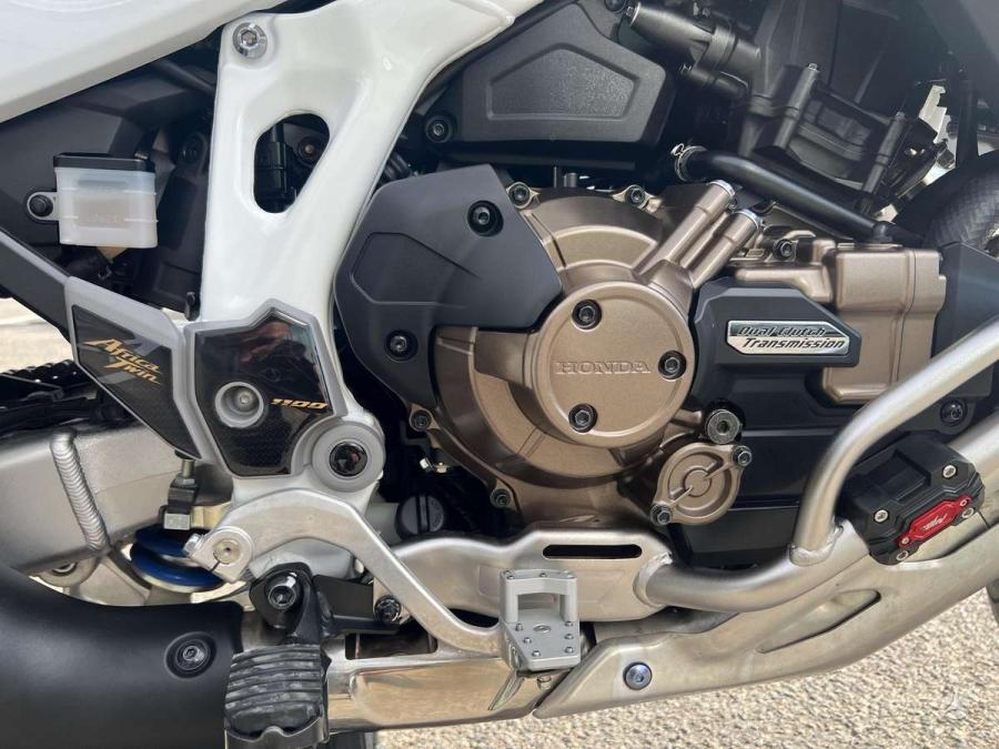 Белый Хонда CRF 2025 в Вильнюс, объемом двигателя 1.10 л и пробегом 13 тыс. км за 18700 €, фото 18 на AUTOMOTO.COM.LV