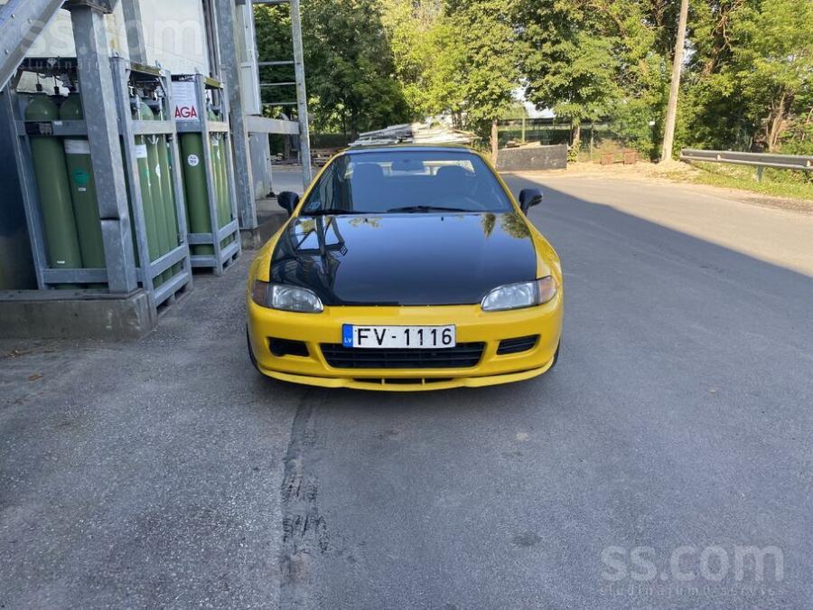 Yellow Honda CRX 1994 in Riga, with an engine capacity of 1.60 L and mileage of 273 thousand km for 3500 €, photo 1 on AUTOMOTO.COM.LV