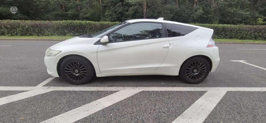 White Honda CRZ 2011 in Vilnius, with an engine capacity of 1.50 L and mileage of 191 thousand km for 5000 €, photo 2 on AUTOMOTO.COM.LV