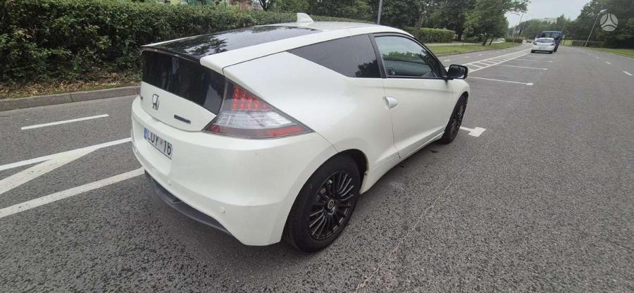 White Honda CRZ 2011 in Vilnius, with an engine capacity of 1.50 L and mileage of 191 thousand km for 5000 €, photo 5 on AUTOMOTO.COM.LV