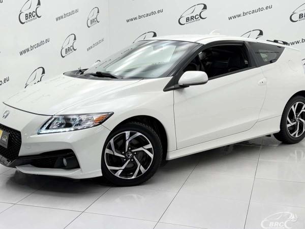 White Honda CRZ 2016 in Vilnius, with an engine capacity of 1.50 L and mileage of 125 thousand km for 10700 €, photo 1 on AUTOMOTO.COM.LV