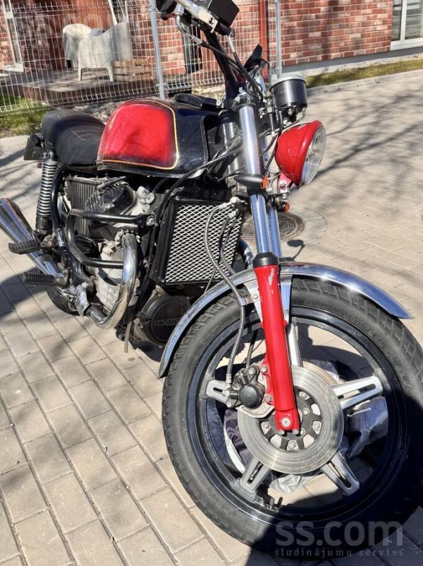 Хонда CX 500 1981 в Рига, объемом двигателя 0.50 л и пробегом 0 тыс. км за 799 €, фото 1 на AUTOMOTO.COM.LV