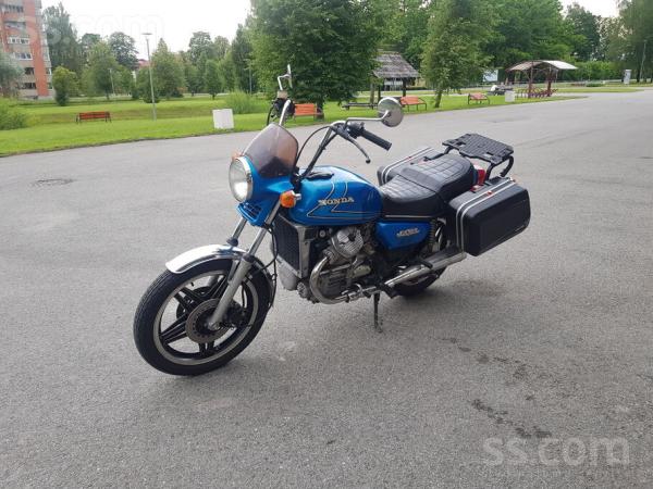 Хонда CX 500 1983 в Огре, объемом двигателя 0.50 л и пробегом 0 тыс. км за 2790 €, фото 10 на AUTOMOTO.COM.LV