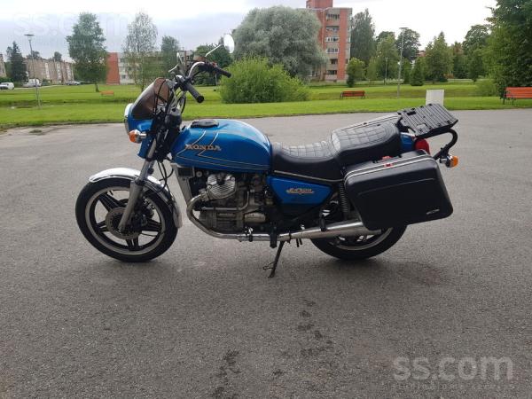 Honda CX 500 1983 in Ogre, with an engine capacity of 0.50 L and mileage of 0 thousand km for 2800 €, photo 9 on AUTOMOTO.COM.LV