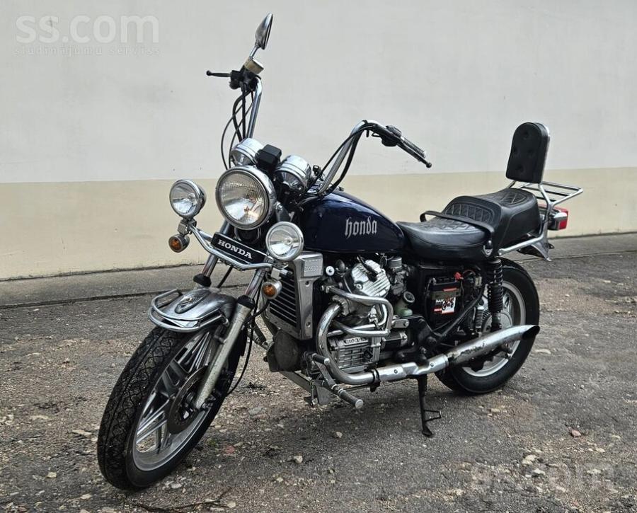 Honda CX 500 1983 Ogre, ar dzinēja tilpumu 0.49 L un nobraukumu 0 tūkst. km par 1600 €, foto 1 vietnē AUTOMOTO.COM.LV