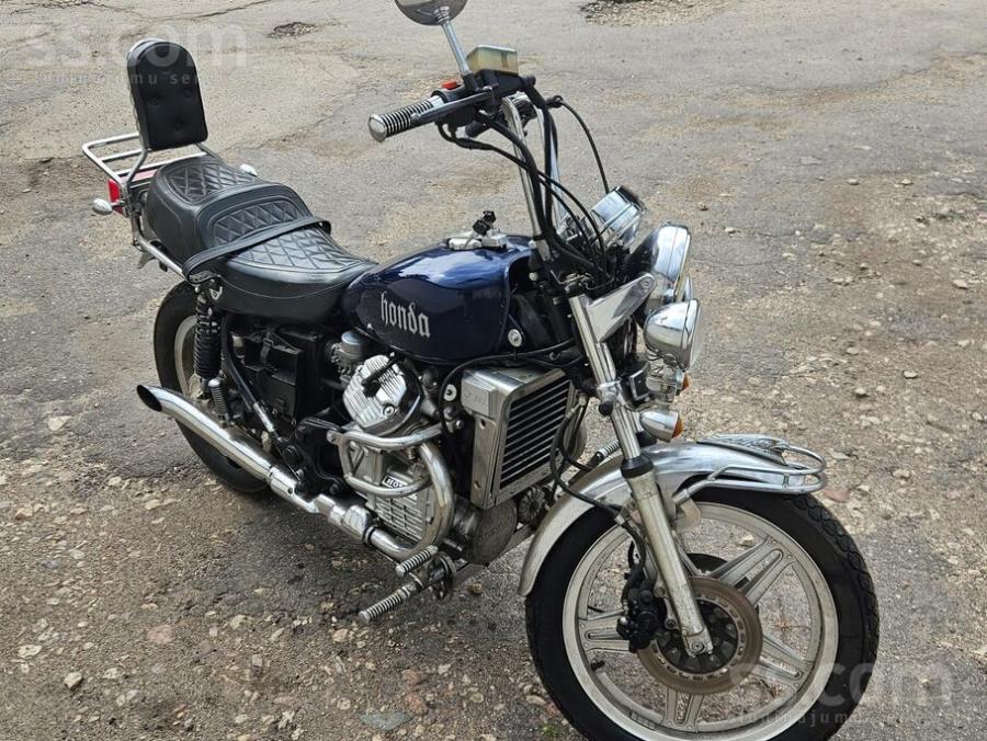 Honda CX 500 1983 Ogre, ar dzinēja tilpumu 0.49 L un nobraukumu 0 tūkst. km par 1600 €, foto 4 vietnē AUTOMOTO.COM.LV