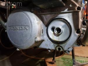 Хонда CX 500 1983 в Огре, объемом двигателя 0.50 л и пробегом 0 тыс. км за 2350 €, фото 3 на AUTOMOTO.COM.LV