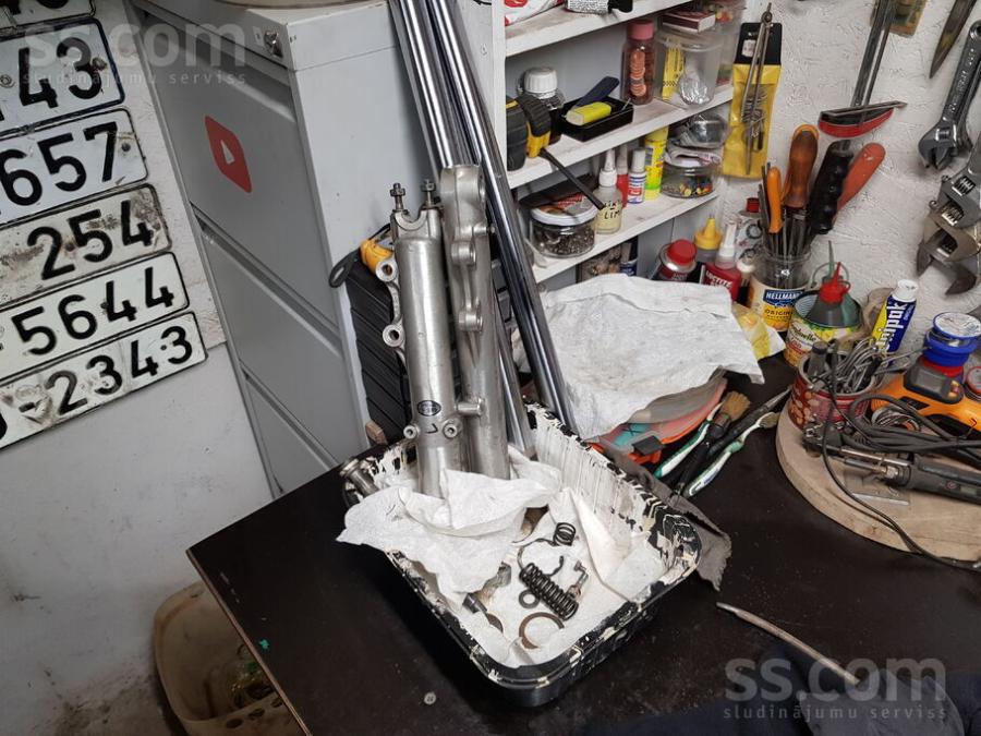 Хонда CX 500 1983 в Огре, объемом двигателя 0.50 л и пробегом 0 тыс. км за 2350 €, фото 7 на AUTOMOTO.COM.LV