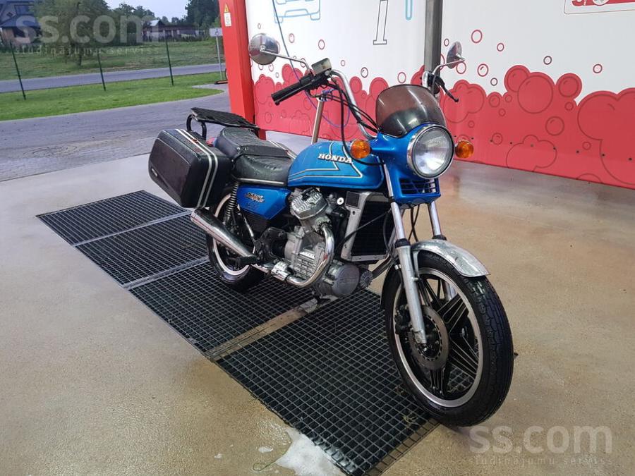Хонда CX 500 1983 в Огре, объемом двигателя 0.50 л и пробегом 0 тыс. км за 2350 €, фото 11 на AUTOMOTO.COM.LV