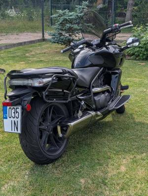 Melns Honda DN 01 2009 Viļņa, ar dzinēja tilpumu 0.68 L un nobraukumu 17 tūkst. km par 5700 €, foto  vietnē AUTOMOTO.COM.LV