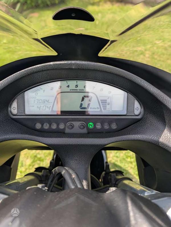 Black Honda DN 01 2009 in Vilnius, with an engine capacity of 0.68 L and mileage of 17 thousand km for 5700 €, photo 10 on AUTOMOTO.COM.LV