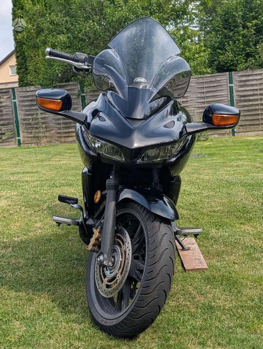 Black Honda DN 01 2009 in Vilnius, with an engine capacity of 0.68 L and mileage of 17 thousand km for 5700 €, photo 5 on AUTOMOTO.COM.LV