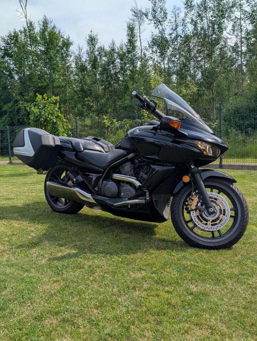 Black Honda DN 01 2009 in Vilnius, with an engine capacity of 0.68 L and mileage of 17 thousand km for 5700 €, photo 6 on AUTOMOTO.COM.LV