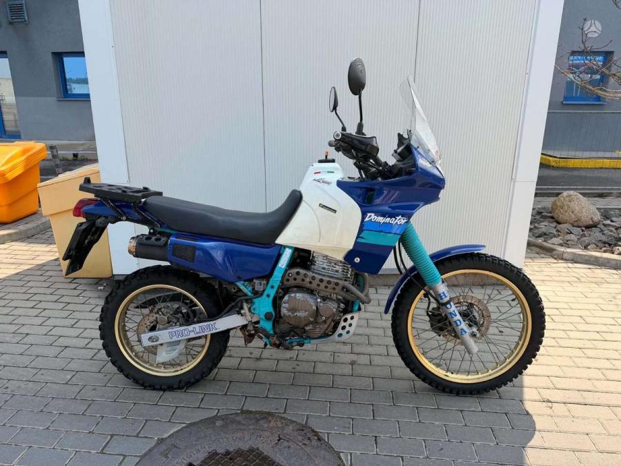 Honda Dominator 1990 in Vilnius, with an engine capacity of 0.65 L and mileage of 59 thousand km for 1800 €, photo 1 on AUTOMOTO.COM.LV
