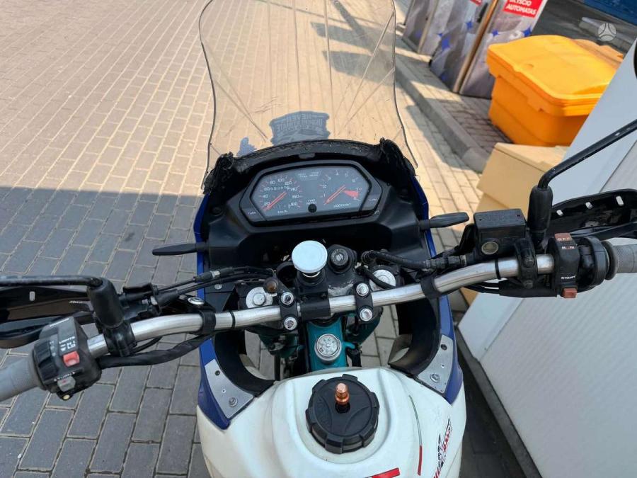 Honda Dominator 1990 in Vilnius, with an engine capacity of 0.65 L and mileage of 59 thousand km for 1800 €, photo 9 on AUTOMOTO.COM.LV