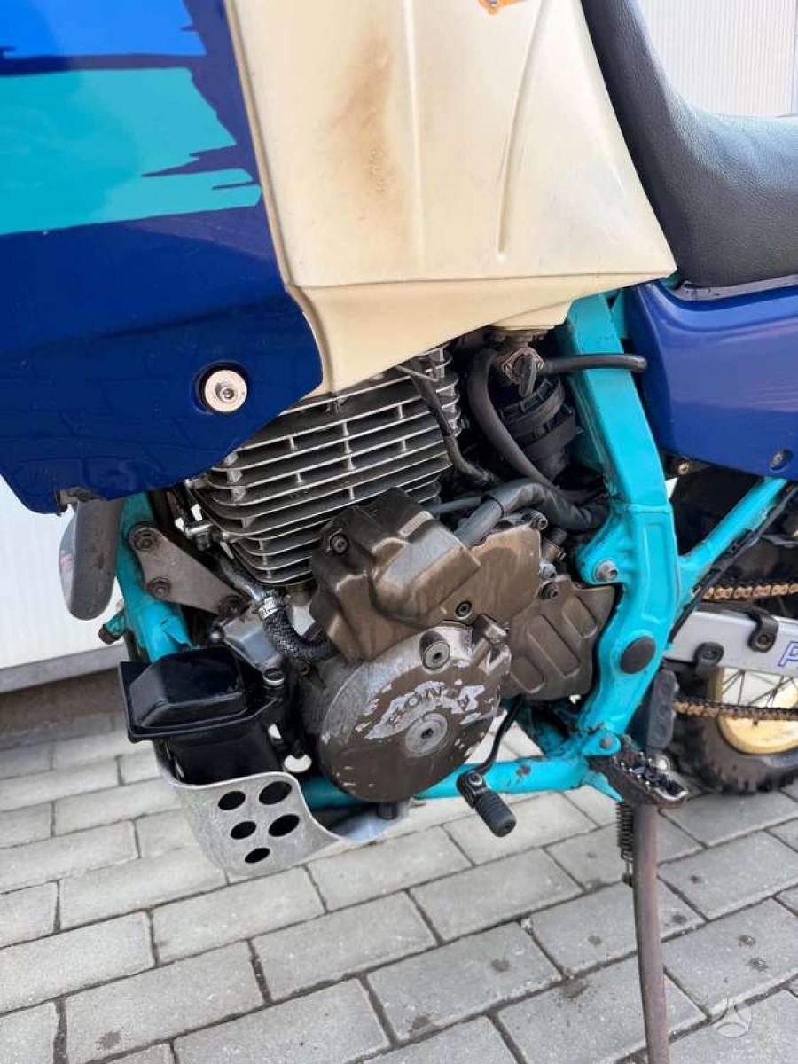 Honda Dominator 1990 in Vilnius, with an engine capacity of 0.65 L and mileage of 59 thousand km for 1800 €, photo 10 on AUTOMOTO.COM.LV