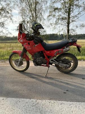 Honda Dominator 1992 Tukums, ar dzinēja tilpumu 0.65 L un nobraukumu 0 tūkst. km par 7700 €, foto 4 vietnē AUTOMOTO.COM.LV