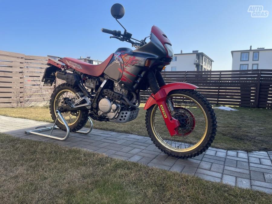 Honda Dominator 1993 in Kaunas, with an engine capacity of 0.64 L and mileage of 43 thousand km for 1600 €, photo 3 on AUTOMOTO.COM.LV