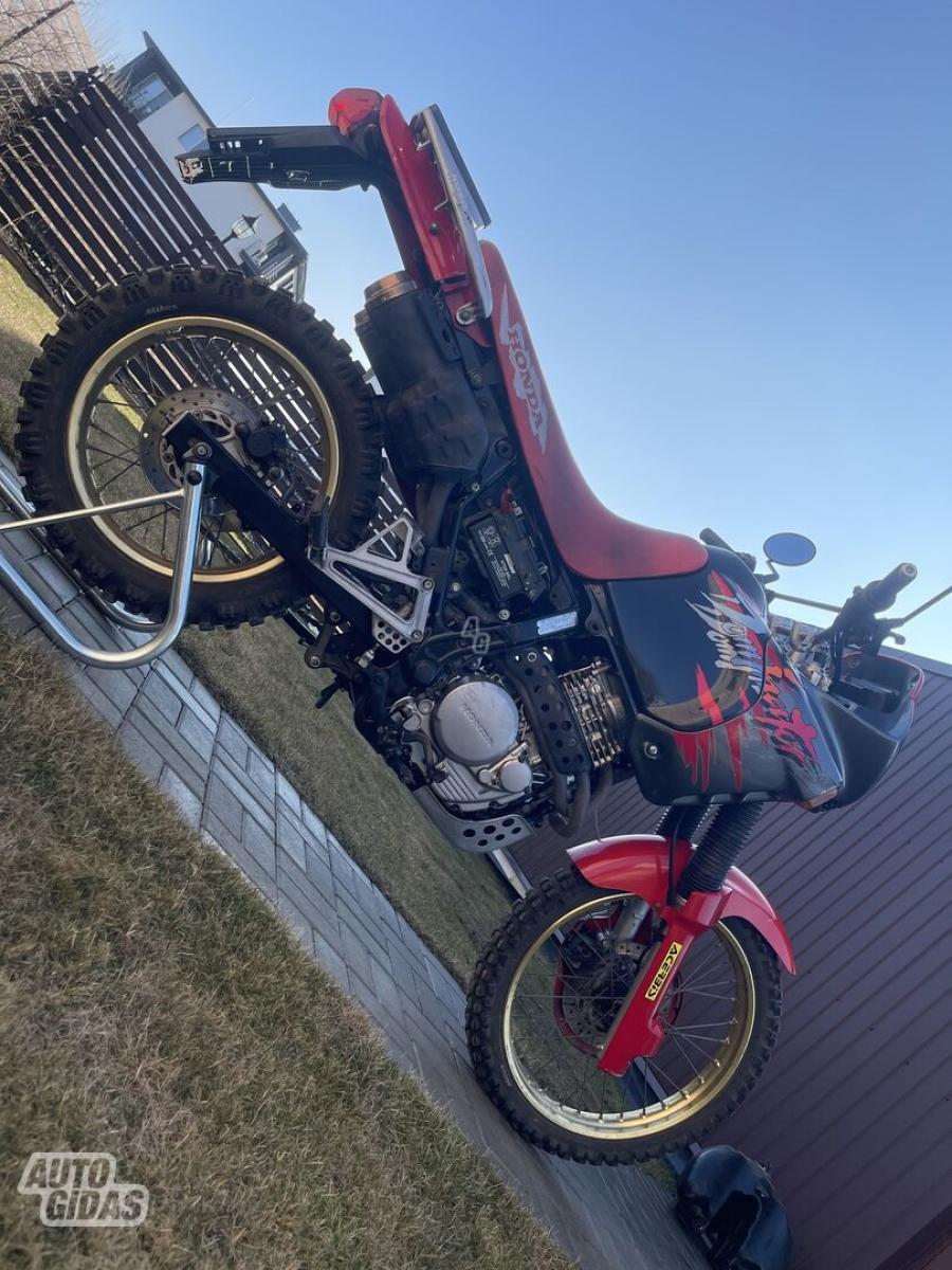 Honda Dominator 1993 Kauņa, ar dzinēja tilpumu 0.64 L un nobraukumu 43 tūkst. km par 1600 €, foto 4 vietnē AUTOMOTO.COM.LV