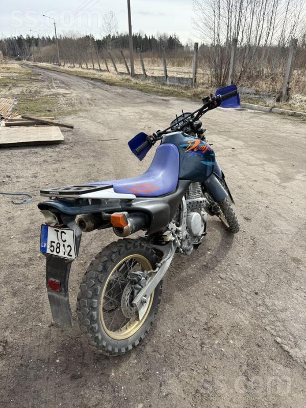 Honda Dominator 1995 Rīga, ar dzinēja tilpumu 0.65 L un nobraukumu 0 tūkst. km par 3800 €, foto 2 vietnē AUTOMOTO.COM.LV