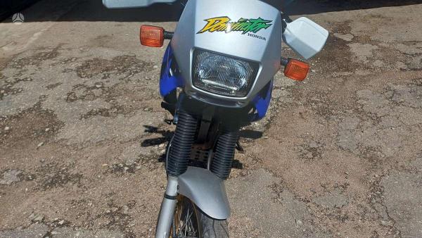Honda Dominator 1997 in Kaunas, with an engine capacity of 0.65 L and mileage of 34 thousand km for 2250 €, photo 4 on AUTOMOTO.COM.LV