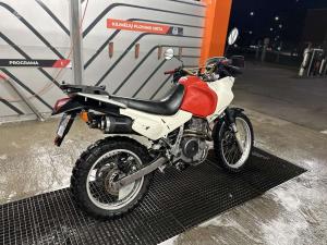 White Honda Dominator 1996 in Kaunas, with an engine capacity of 0.65 L and mileage of 38 thousand km for 1900 €, photo  on AUTOMOTO.COM.LV