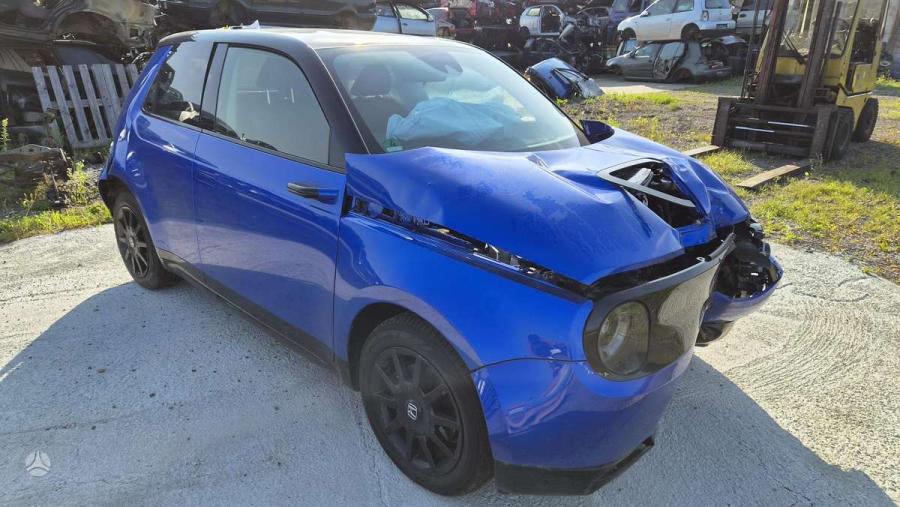 Zils Honda e 2022 Kauņa, ar dzinēja tilpumu 0.00 L un nobraukumu 27 tūkst. km par 4990 €, foto 1 vietnē AUTOMOTO.COM.LV