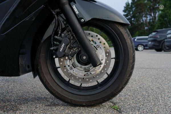 Melns Honda Forza 2014 Viļņa, ar dzinēja tilpumu 0.28 L un nobraukumu 15 tūkst. km par 2699 €, foto 6 vietnē AUTOMOTO.COM.LV