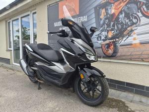 Melns Honda Forza 2021 Panevēža, ar dzinēja tilpumu 0.35 L un nobraukumu 31 tūkst. km par 3700 €, foto  vietnē AUTOMOTO.COM.LV
