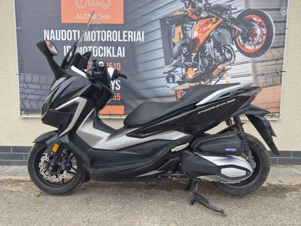 Melns Honda Forza 2021 Panevēža, ar dzinēja tilpumu 0.35 L un nobraukumu 31 tūkst. km par 3700 €, foto 4 vietnē AUTOMOTO.COM.LV