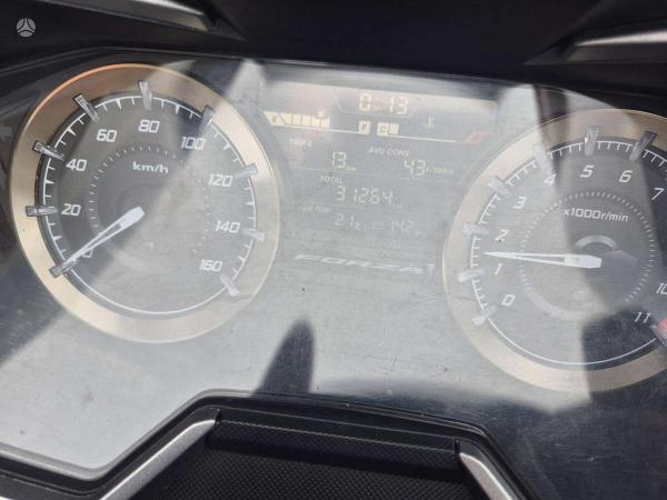 Melns Honda Forza 2021 Panevēža, ar dzinēja tilpumu 0.35 L un nobraukumu 31 tūkst. km par 3700 €, foto 6 vietnē AUTOMOTO.COM.LV